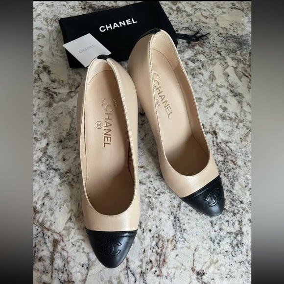 CHANEL | Shoes | Chanel 8c Classic Cc Lambskin Leather Two Tone Heels ...
